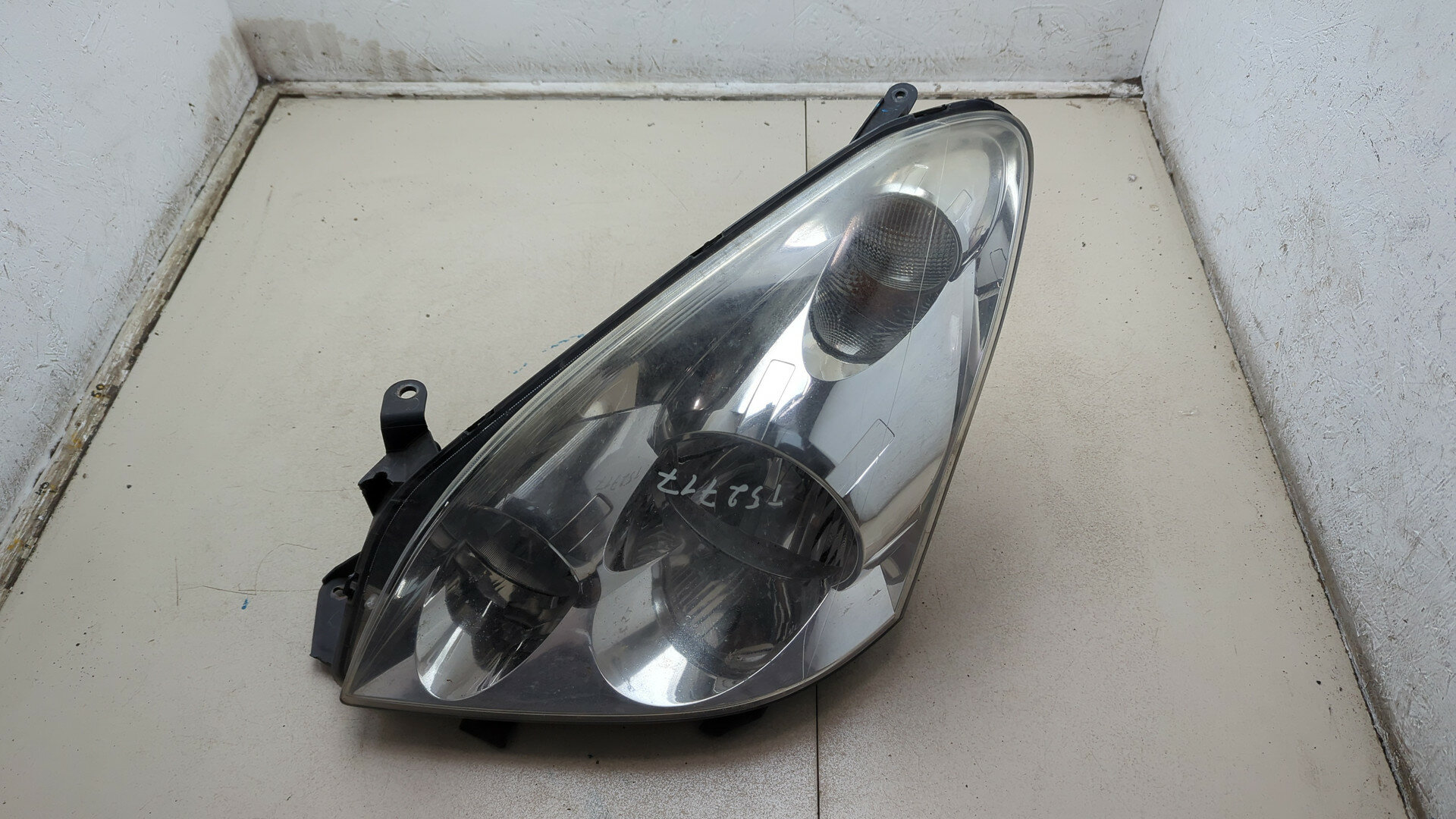 Фара (передняя) левая Toyota Corolla Verso Б/У