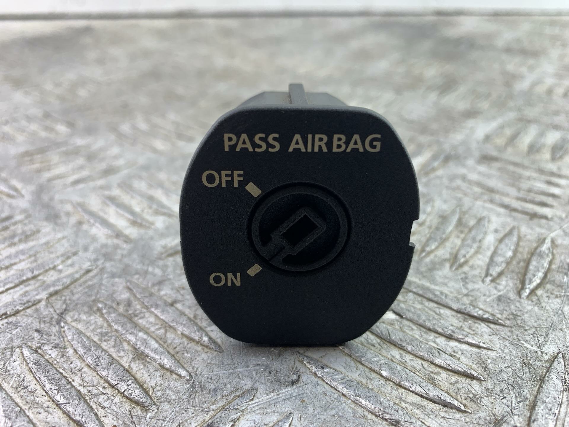 Кнопка ручного тормоза (ручника) Land Rover Discovery 3 L319 2007 YWL500050PVJ