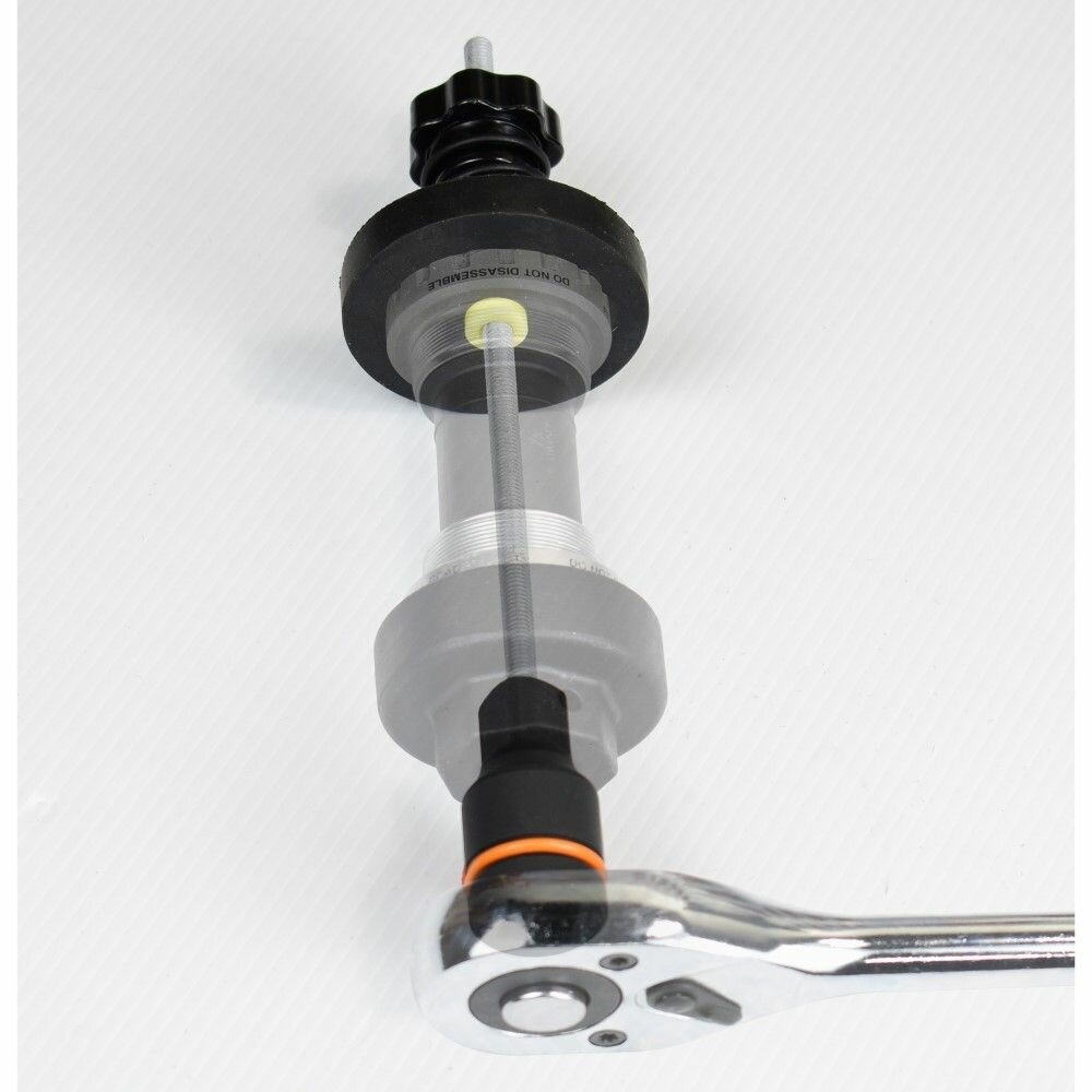 Инструмент ключ велосипедный: устройство для удержания сьемника полых кареток. IceToolz 11T1