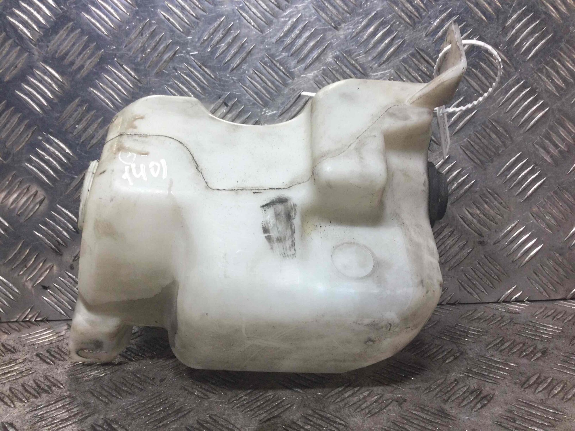 Б/У Бачок омывателя Volkswagen Golf 4 поколение (1997-2004) 2002 г.