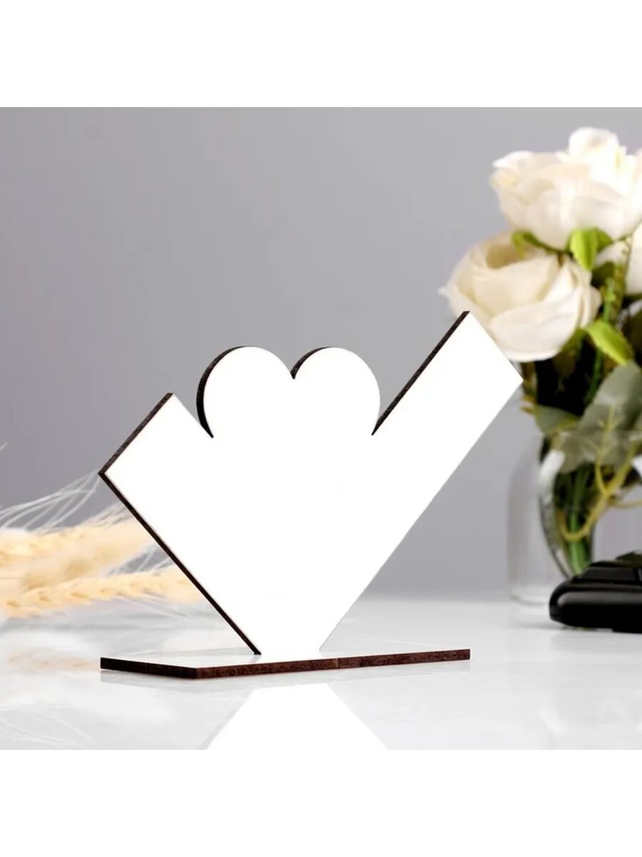 Оригинальная стела для мамы в форме сердца