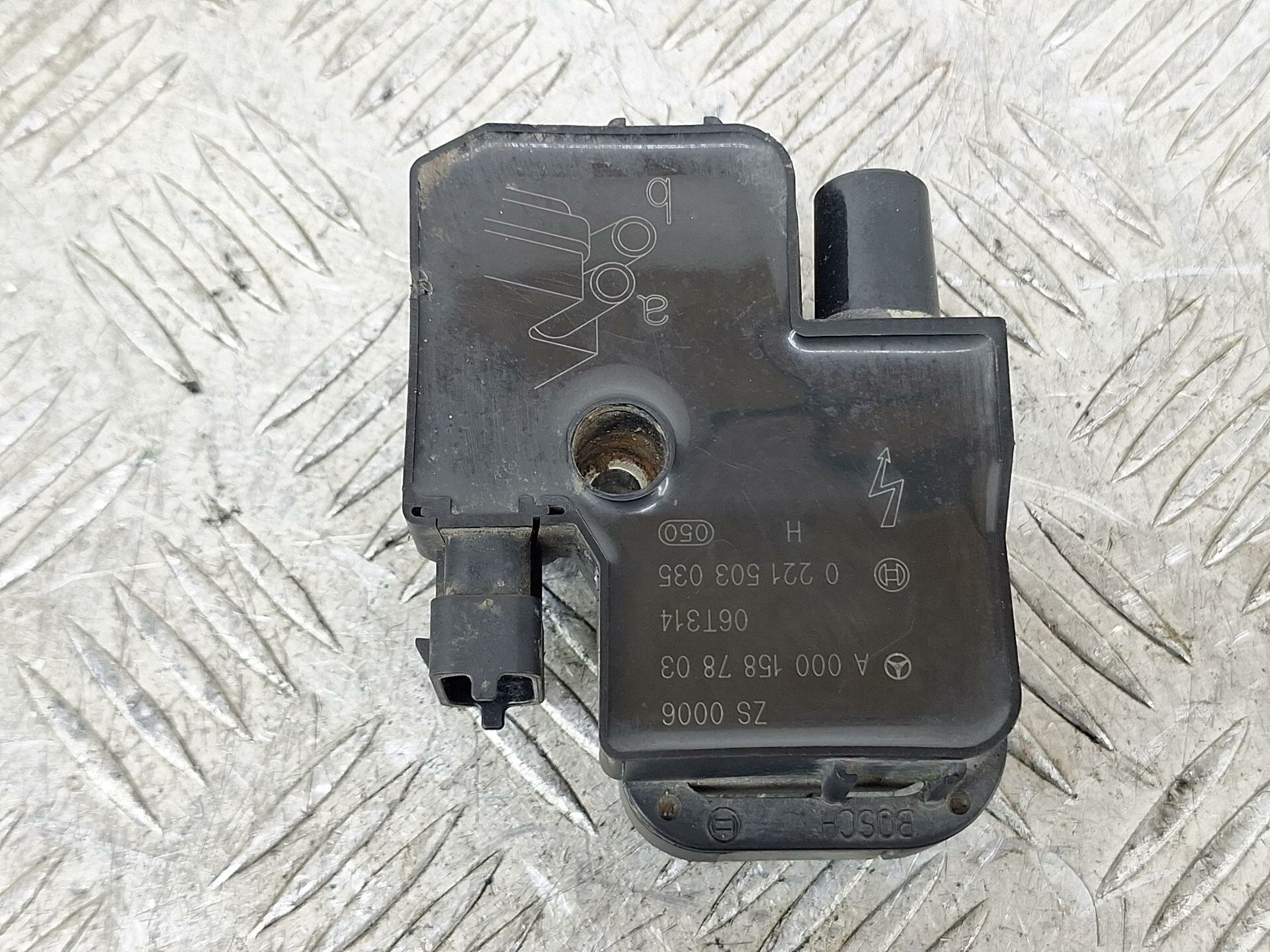 Катушка зажигания Mercedes-Benz A W169 (2004 - 2008) A0001587803