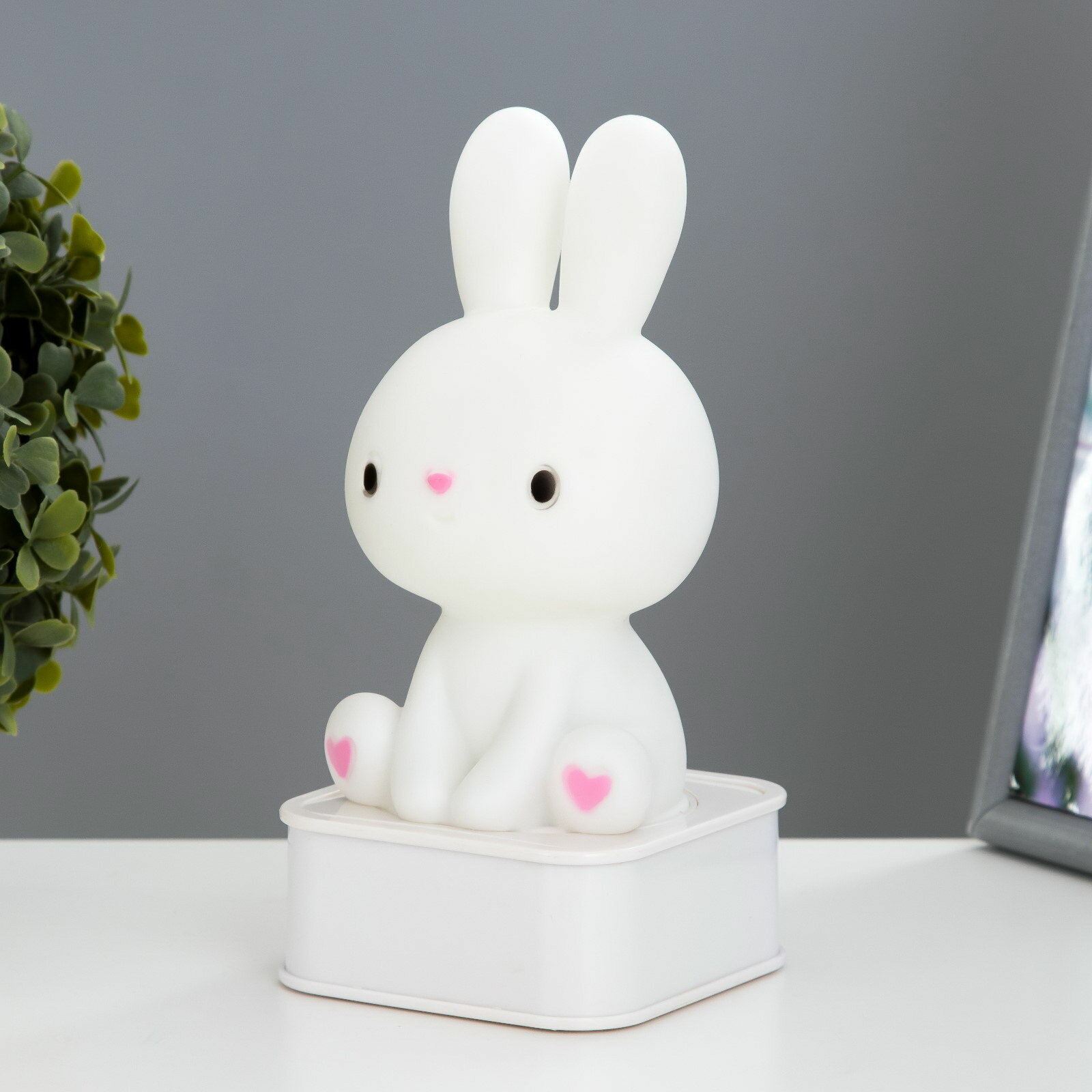 Фигурка световая "Зайчик", LED-ночник, от USB или батареек 4xАА, белый, 9x9x19 см