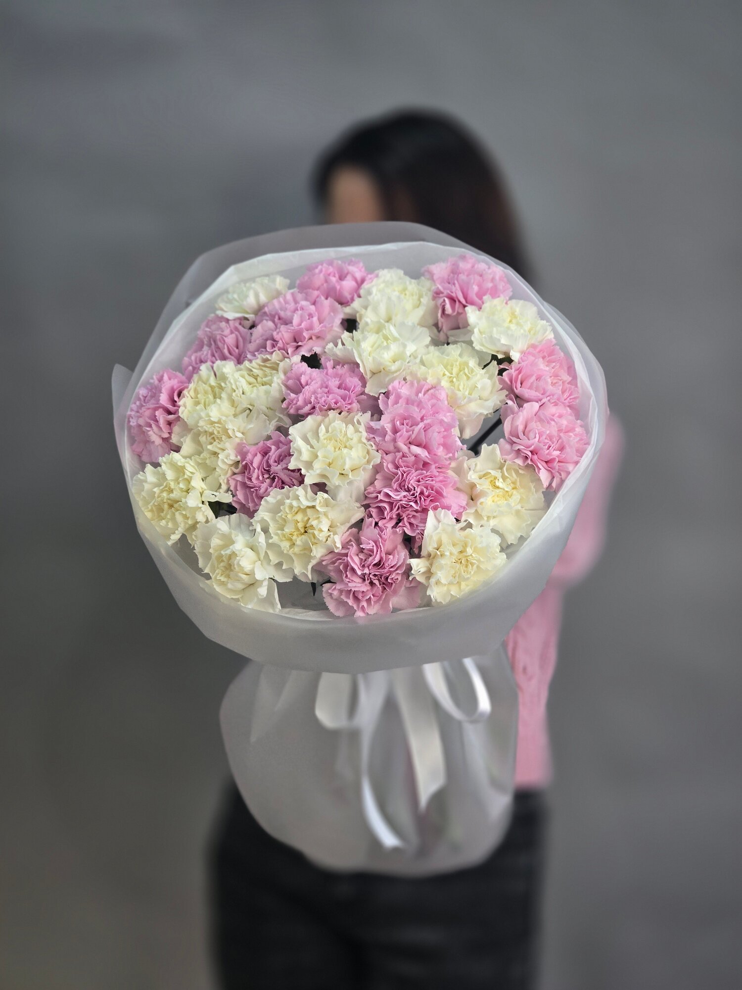 Букет из 25 гвоздик розового и белого цвета, размер XS, от "Di_Flowerslab"