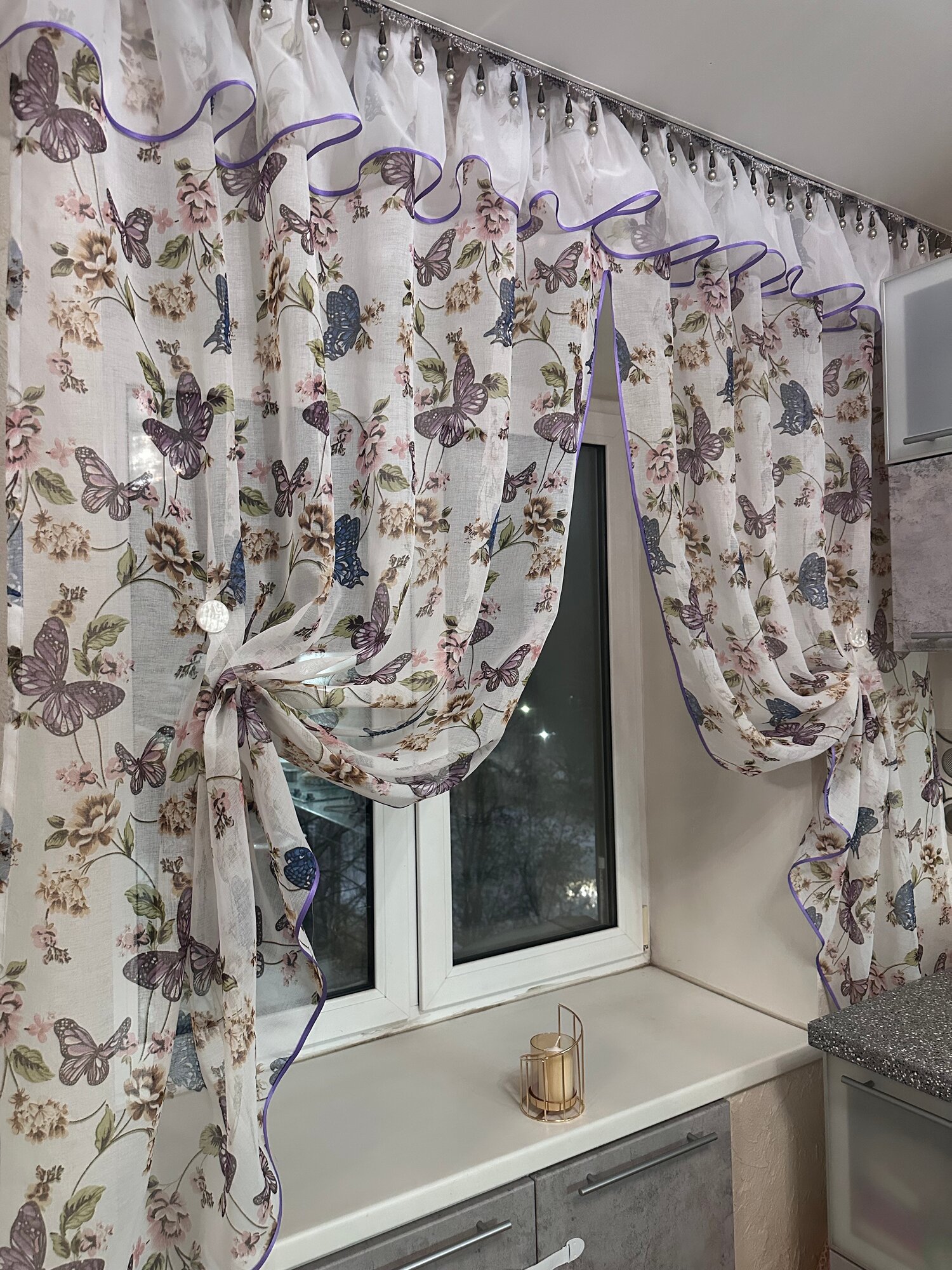 Кухонная штора бабочки с ламбрекеном 3х1.7м