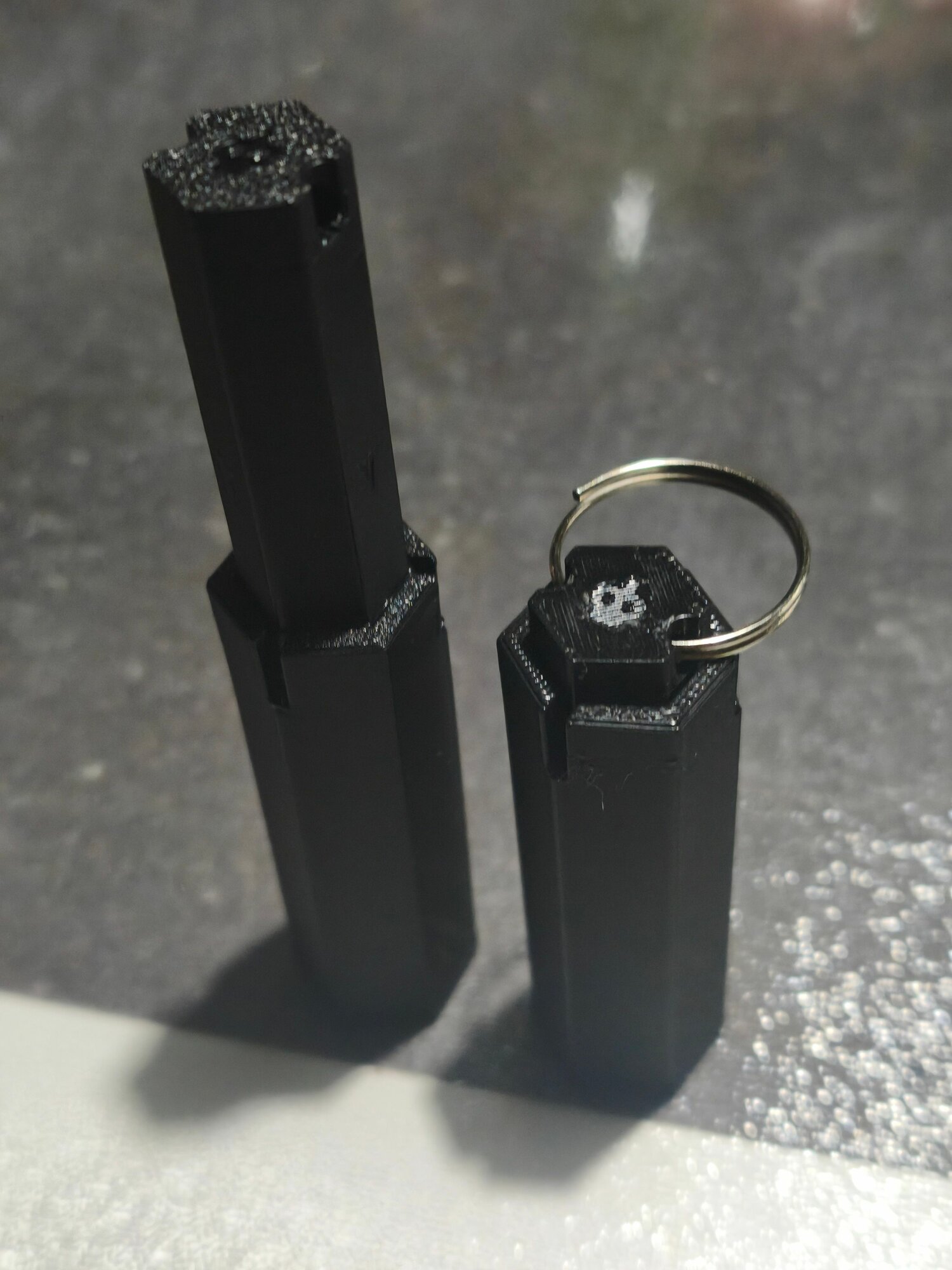 Походная аптечка "Нефопамница", матовая, чёрная, контейнер для ампул, пластик.