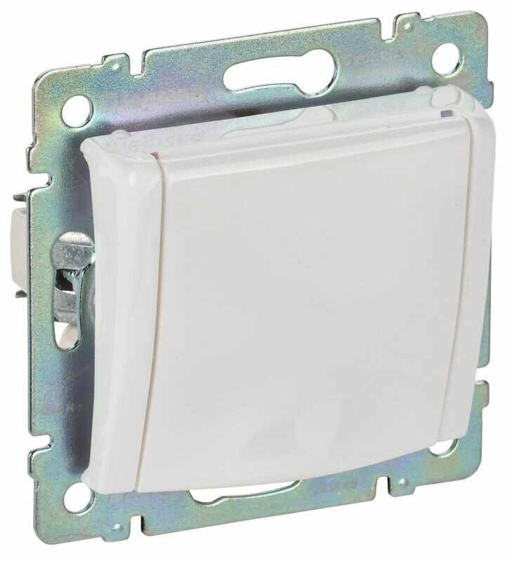 Розетка 1-м СП Valena 16А IP21 2P+E с заземл. с крышкой немецк. стандарт механизм бел. (DIY-упак.) IEK 694270
