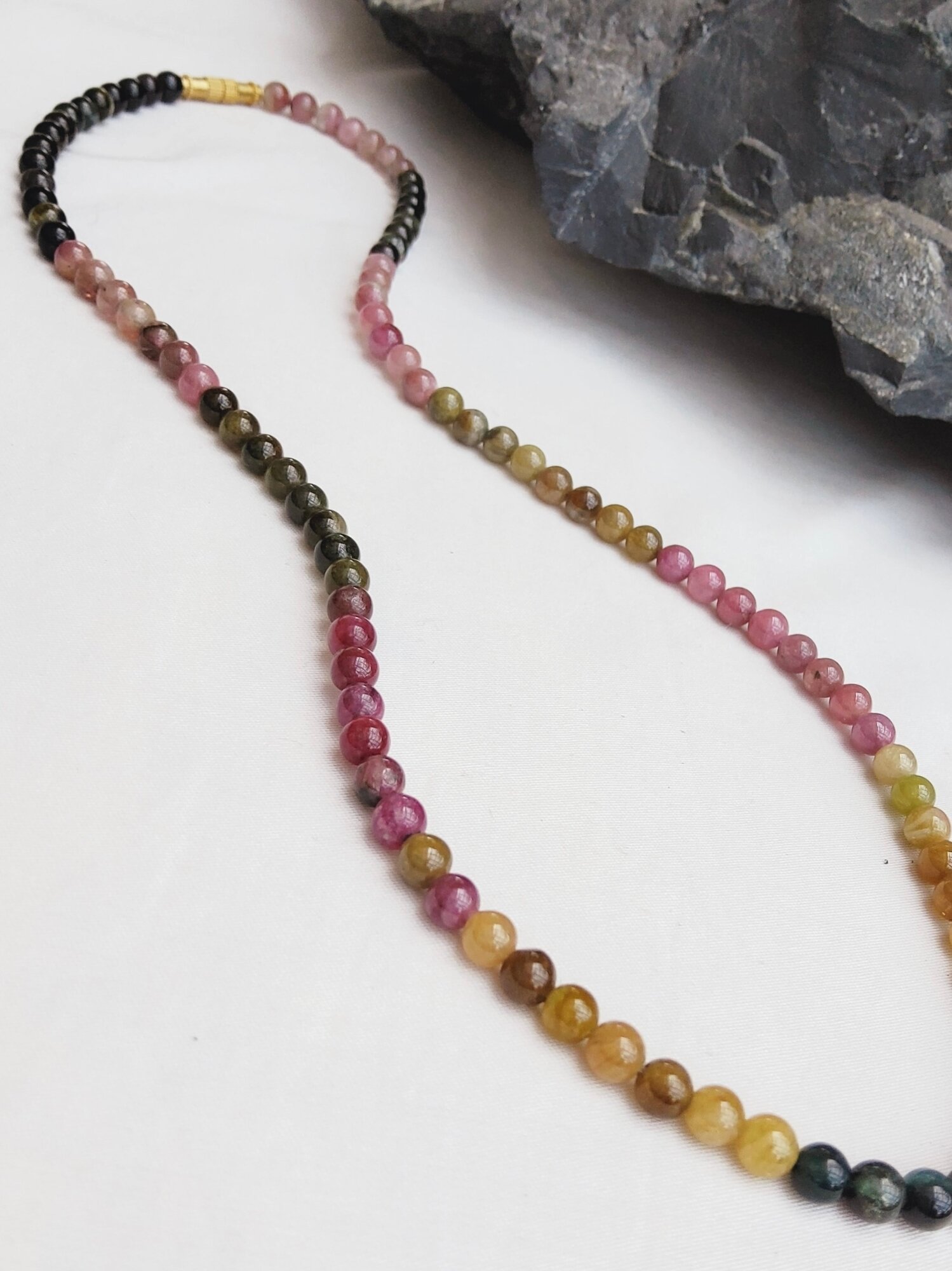 Бусы, турмалин