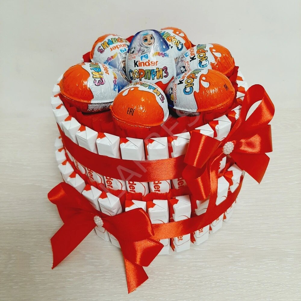 Подарочный набор из киндер шоколадок LAKRES "Киндер Сюрприз"