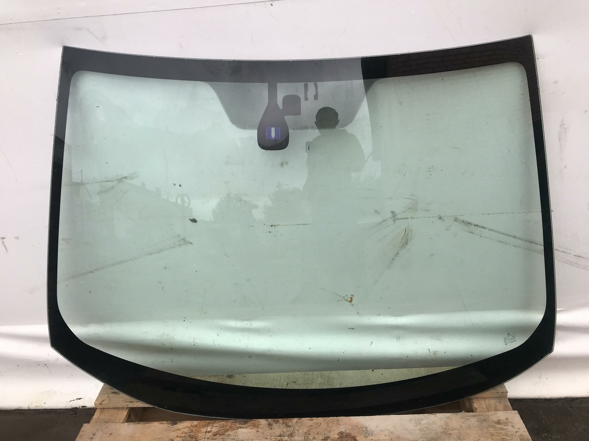 Стекло лобовое Mitsubishi Outlander 2 (2005 - 2009)