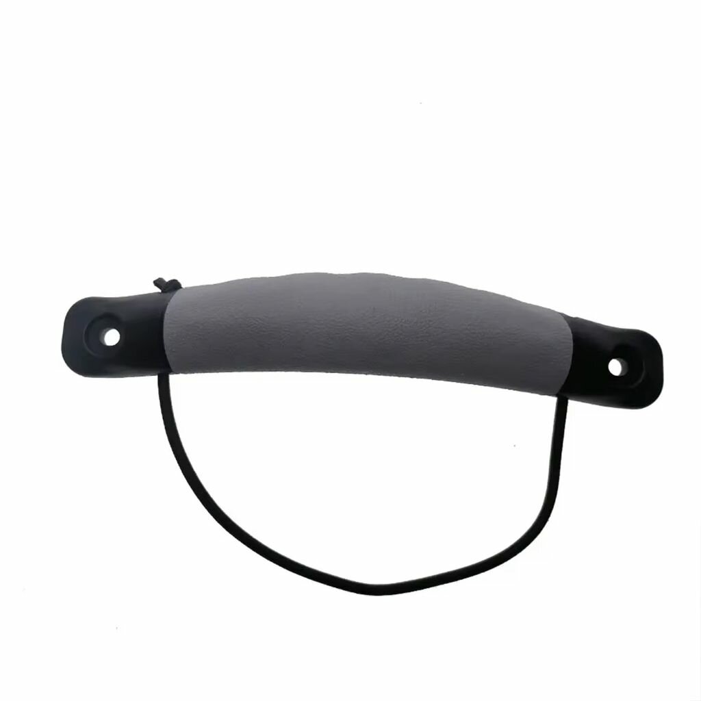 Каяк с пластиковыми ручками и веревкой