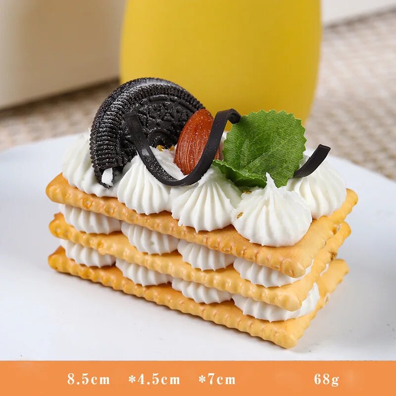 Искусственный торт из полиуретана 02