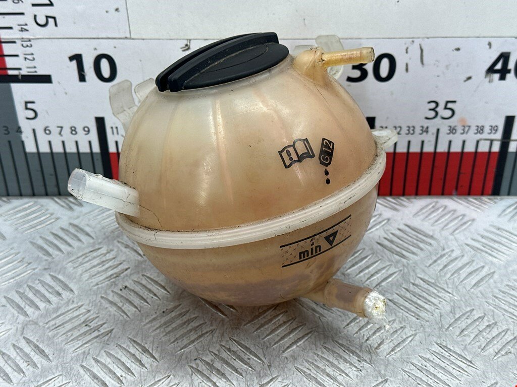 Бачок расширительный Volkswagen Tiguan 1 1K0121407F арт. 2264918
