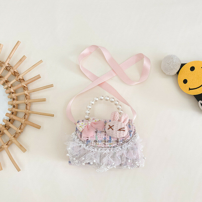 Стильная детская сумка в корейском стиле с милым рисунком кролика, идеально подходящая для повседневного использования.