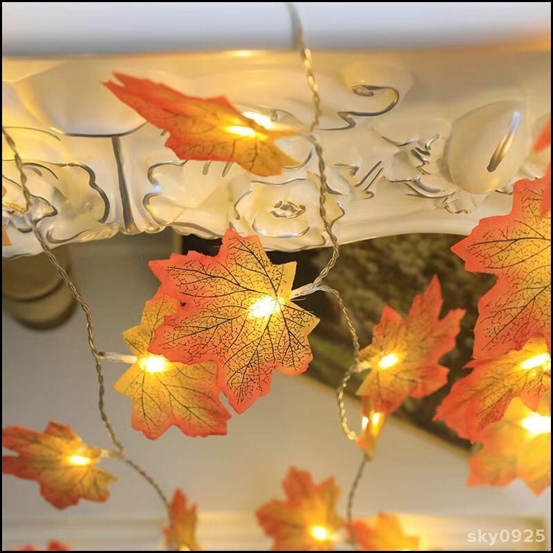 Эксклюзивная уличная конусная гирлянда с 10 люминесцентными энергосберегающими лампами, длина 1.5 метра, питание от 2 AA батарей