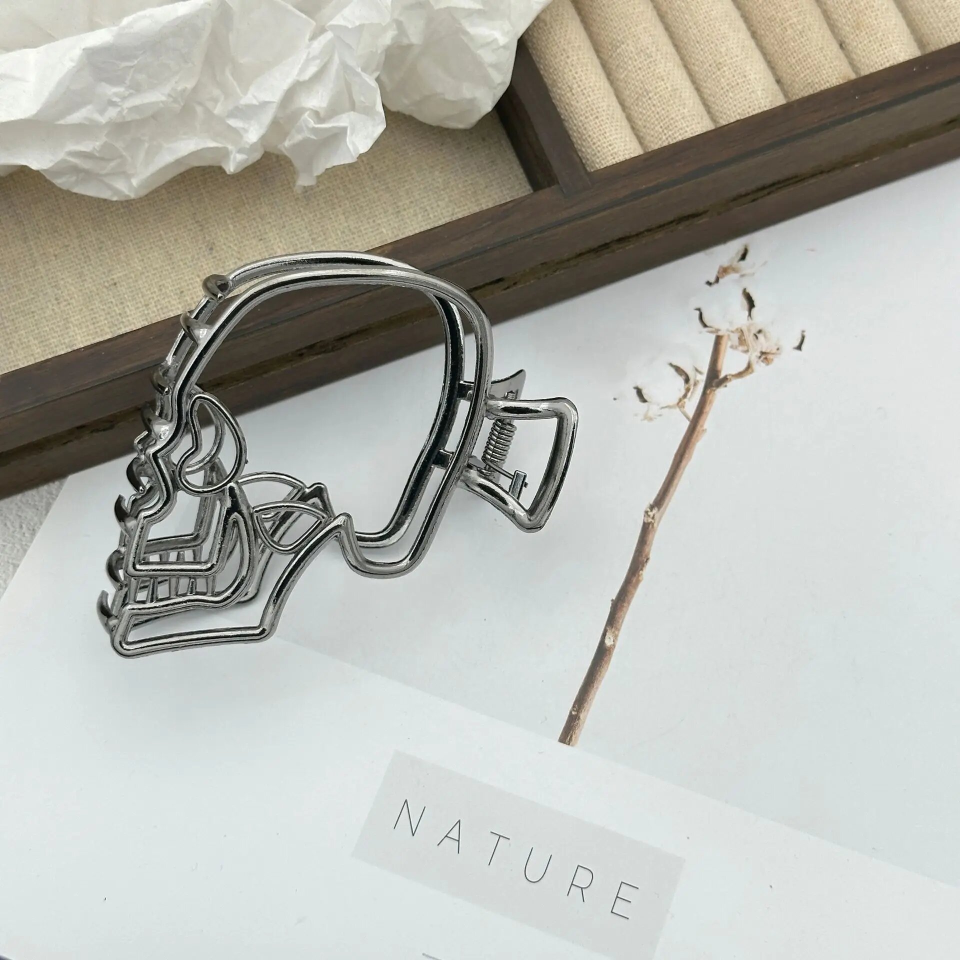 Металлический череп заколка для волос черный