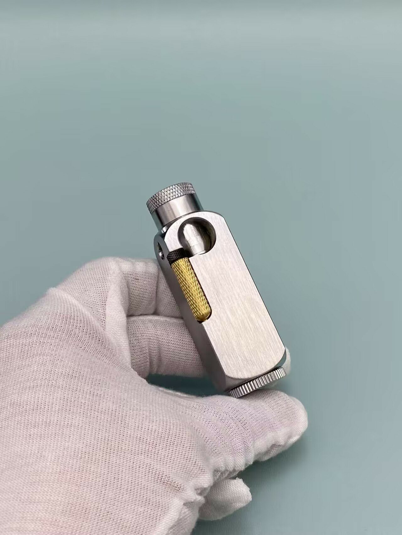 Бензиновая зажигалка карманная Винтаж Пандора Серебро в подарочной упаковке, серебристая, НЕ заправленная