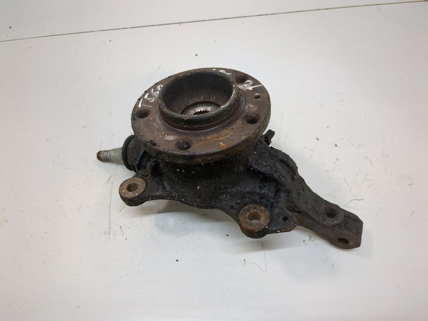 Ступица (кулак, цапфа) правая передняя Renault Master 2010- Б/У