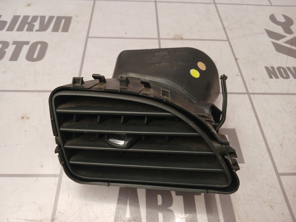 Дефлектор воздушный Renault Megane 3 09-16