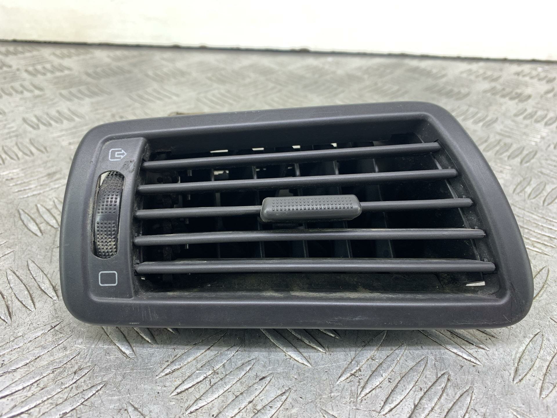 Дефлектор обдува салона Fiat Ulysse 2 2003 1484109077