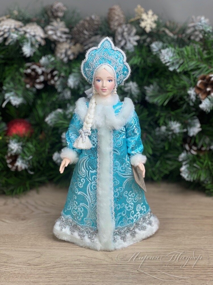 АртМороз Снегурочка в серебряной шубке 28 см, новогодняя игрушка под ёлку, авторская кукла ручной работы