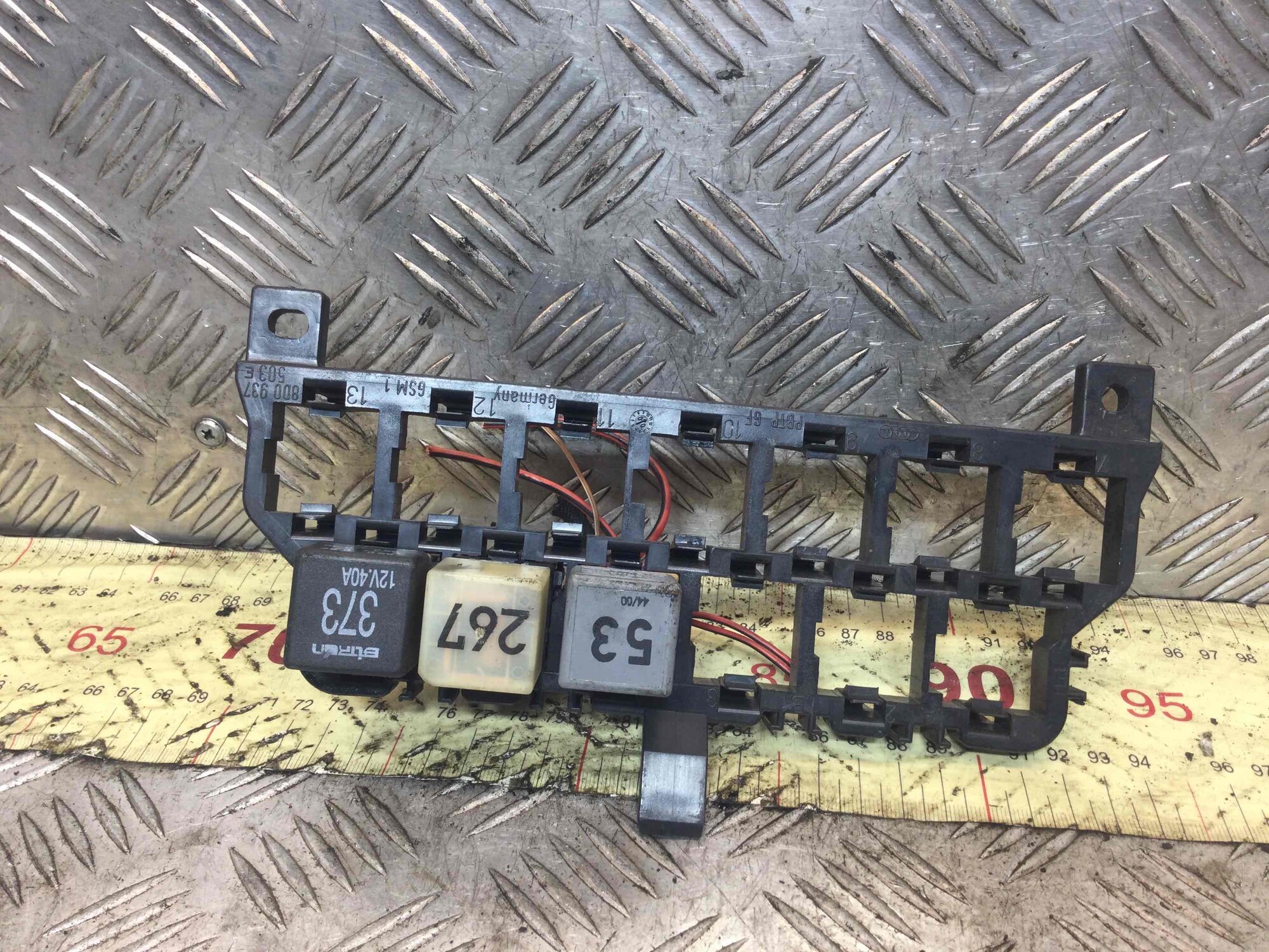 Б/У Блок реле Volkswagen Golf 5 поколение (2004-2009) 2007 г.