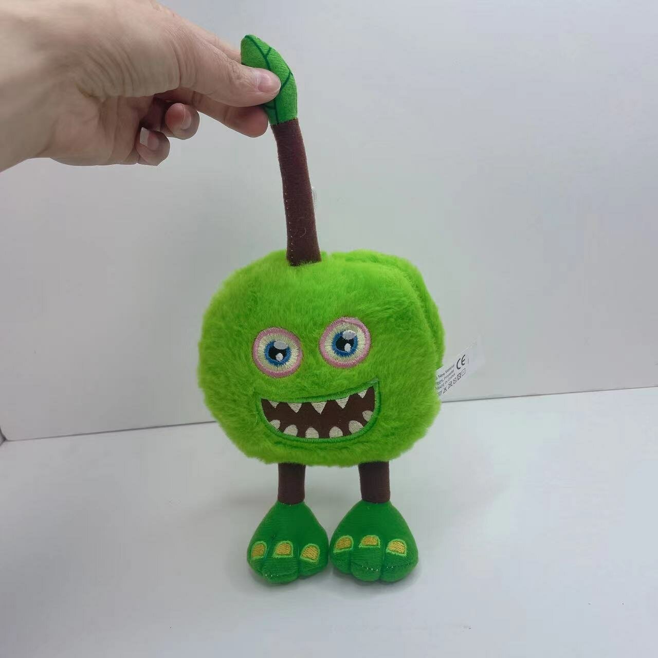 Мягкая игрушка «Мой поющий монстр» из мультсериала «Концерт монстров» — Зелёный Фуркорн.