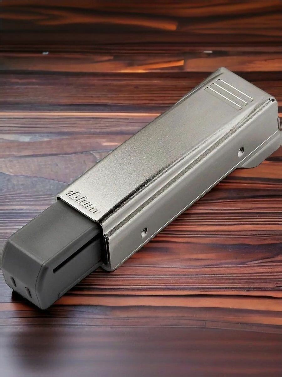 Амортизатор на плечо мебельной накладной петли Blum без доводчика CLIP top