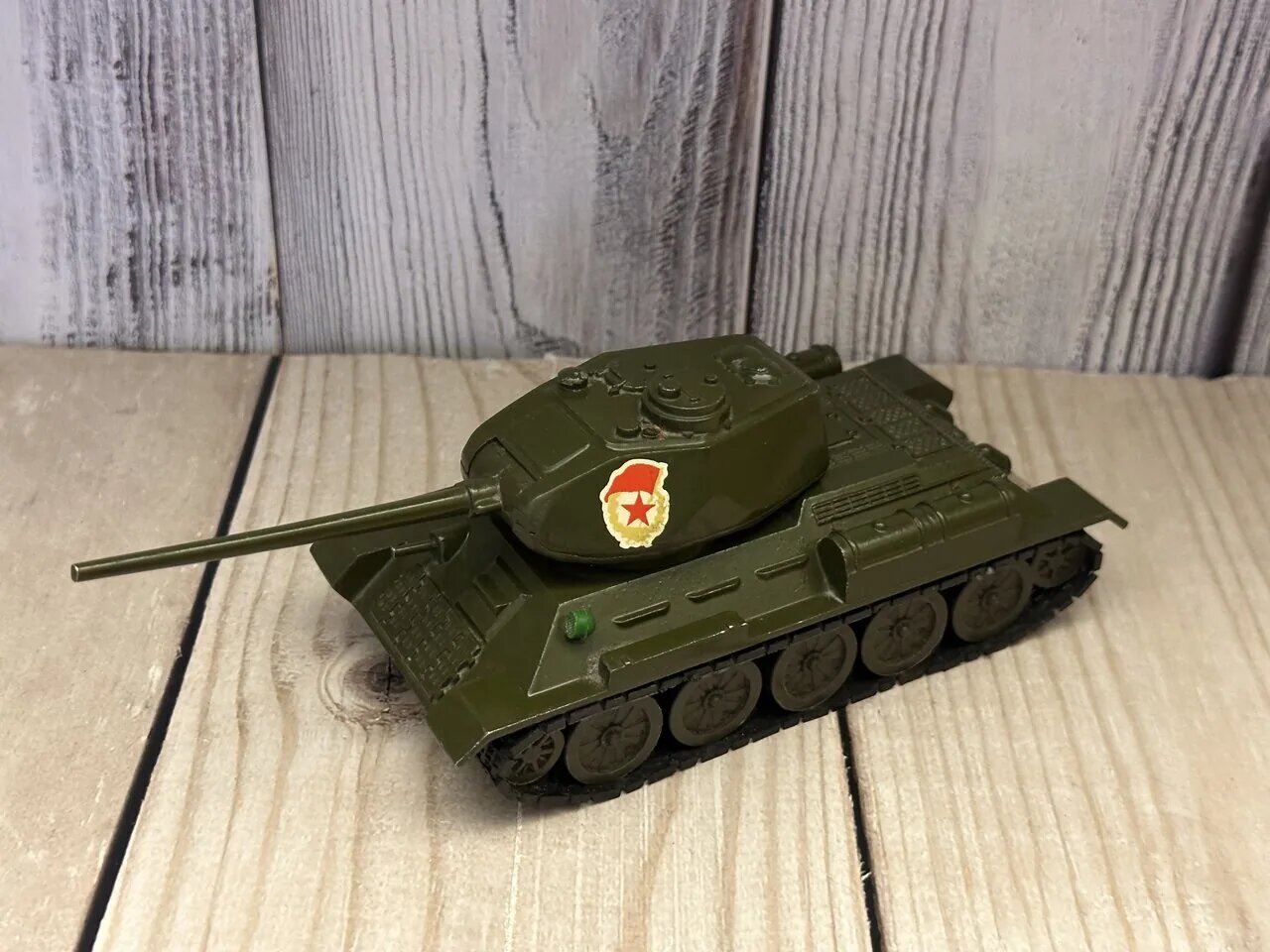 Модель танка Т34 ссср 80 годы коллекционный винтажный