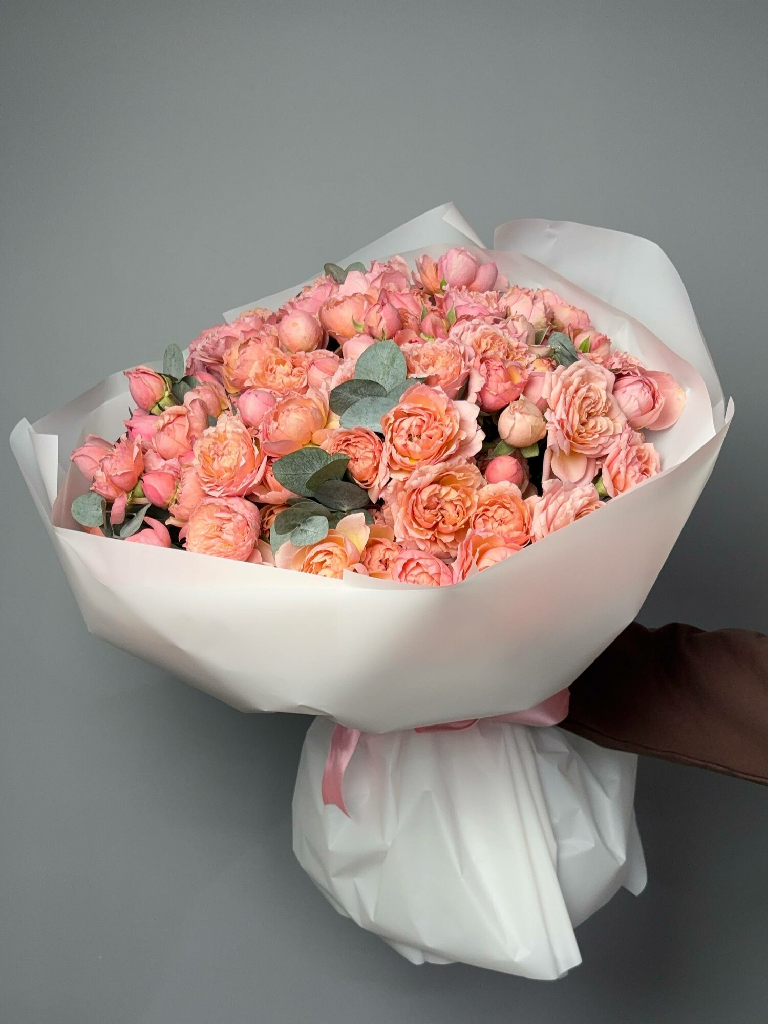 WEST FLORA Романс в чаше: букет из 25 роз Джульетта – купить с доставкой