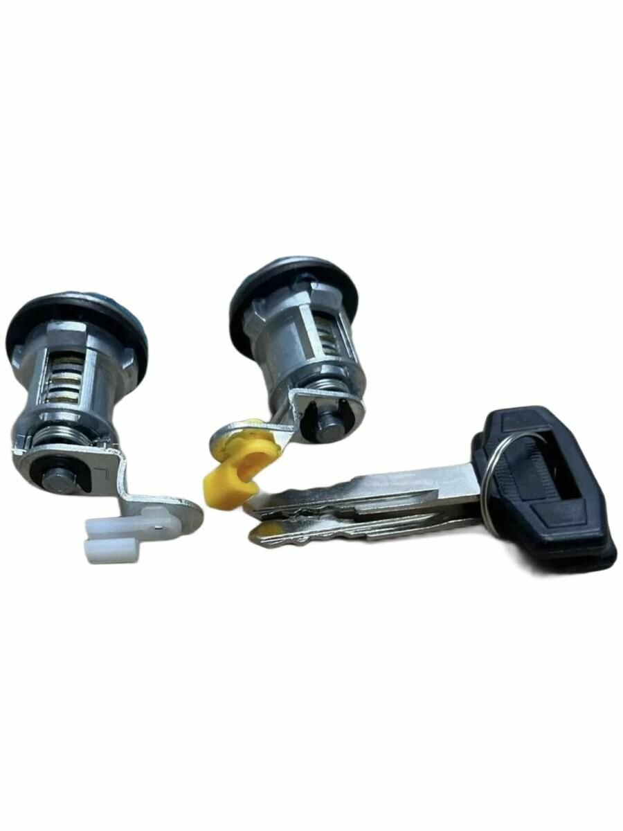 Личинка двери комплект (левая и правая, под один ключ) Hyundai HD65 HD72 HD78 HD120 FYC