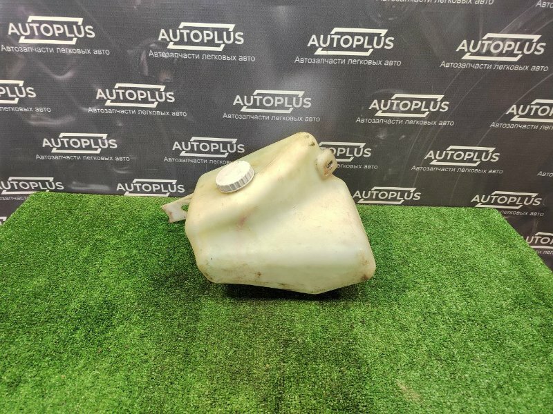 Бачок стеклоомывателя