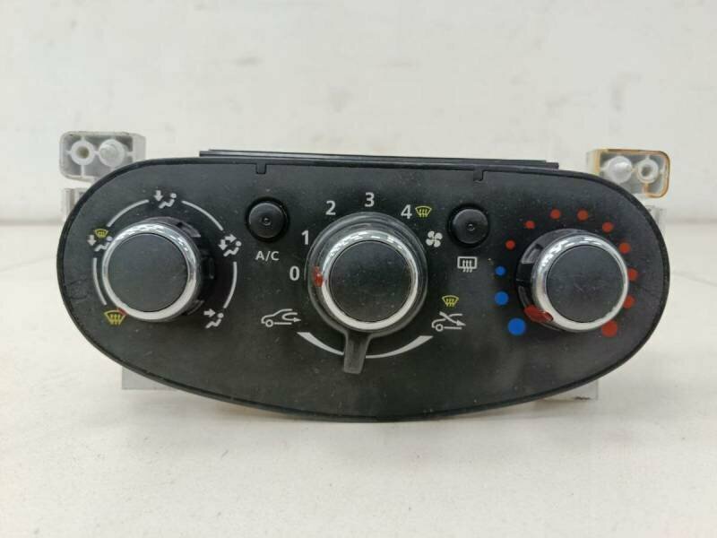 Блок управления отопителем Nissan Terrano D10 2014 кат.номер: 2751100Q2B