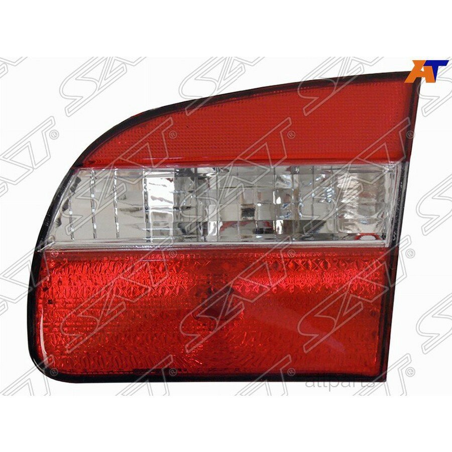 SAT ST-212-1305R Фонарь в крышку багажника Toyota Corolla (E110) 97-01 (Справа)