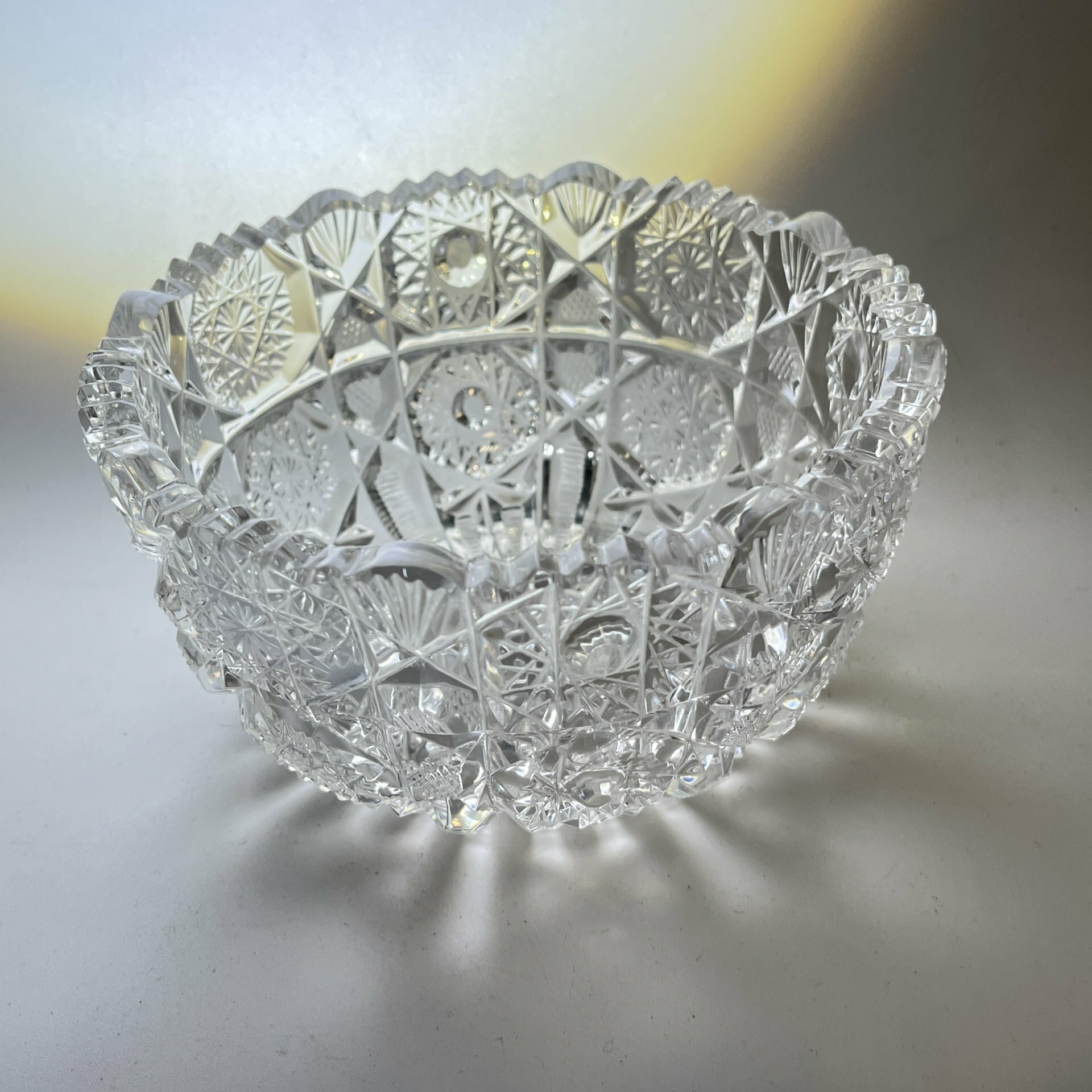 Салатник круглой формы с резным геометрическим декором, хрусталь, пресс, СССР