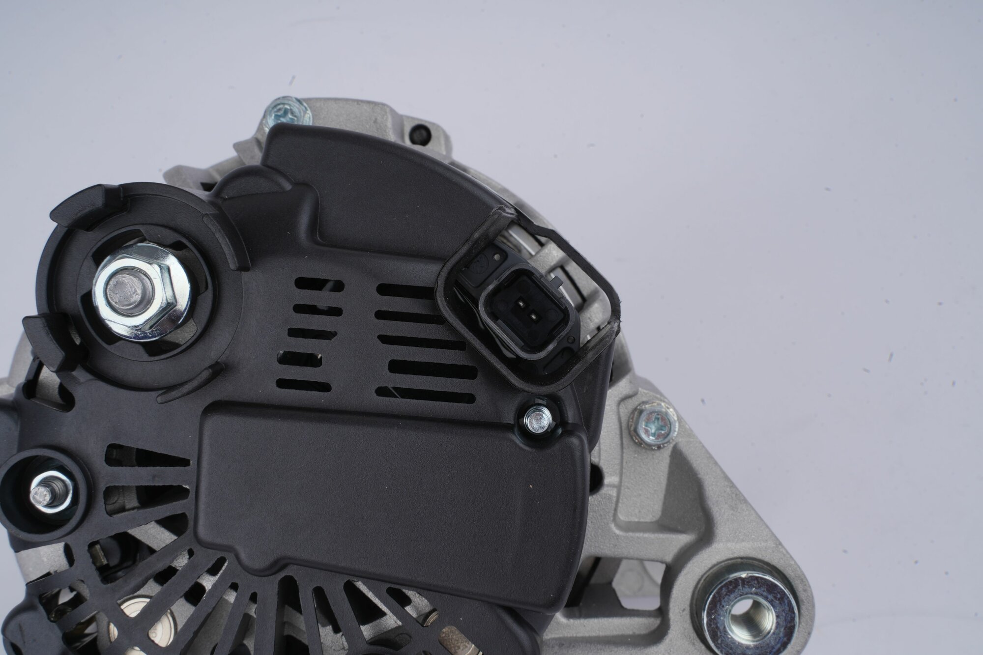 Генератор RENAULT DUSTER 2011 - 2016/LOGAN 2004 - 14V 95A ERA 210856 — фото 1
