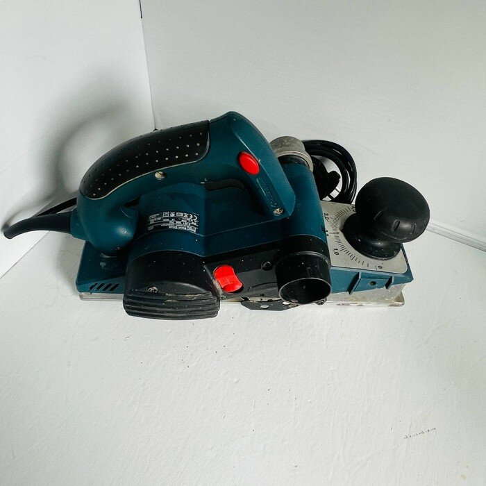 Рубанок Bosch gho 40-82c