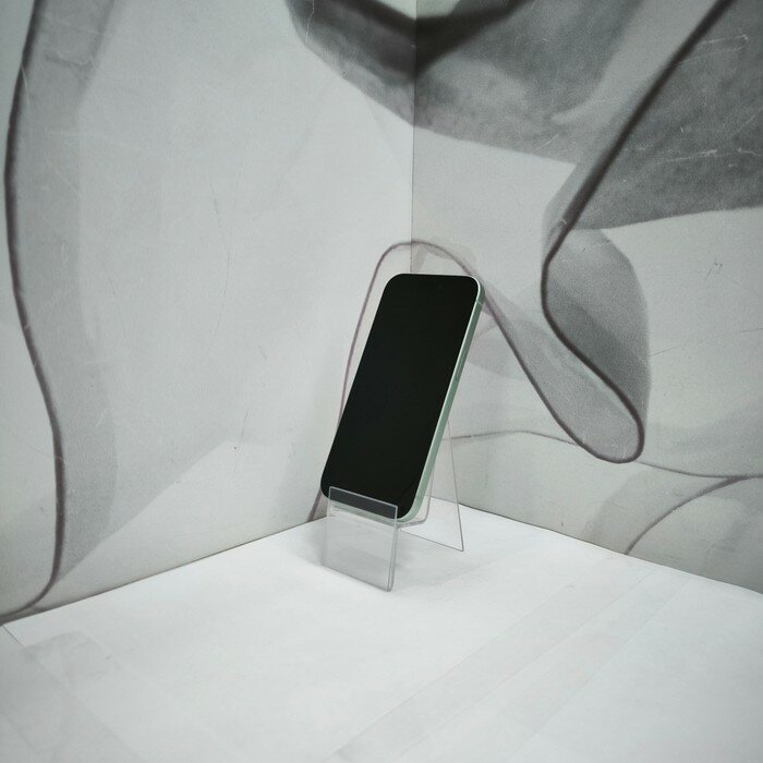 Смартфон Apple iPhone 15 6/128 Зелeный — фото 1