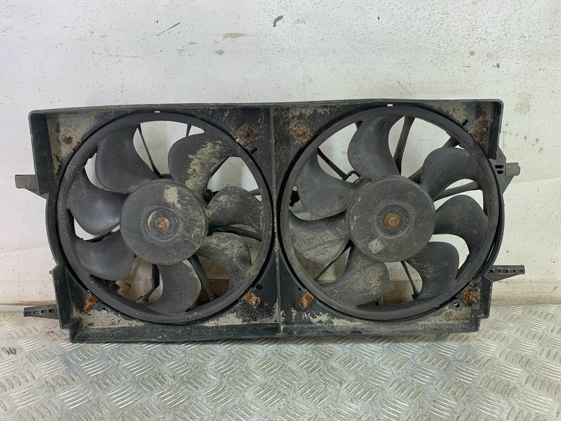 Вентилятор охлаждения Chevrolet Alero 2000 22657876