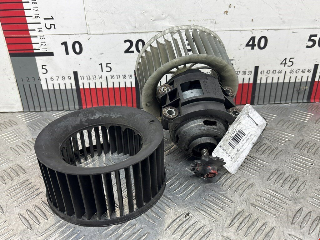 Моторчик печки (вентилятор отопителя) BMW 3-Series (E46) 64119204154 арт. 2245777