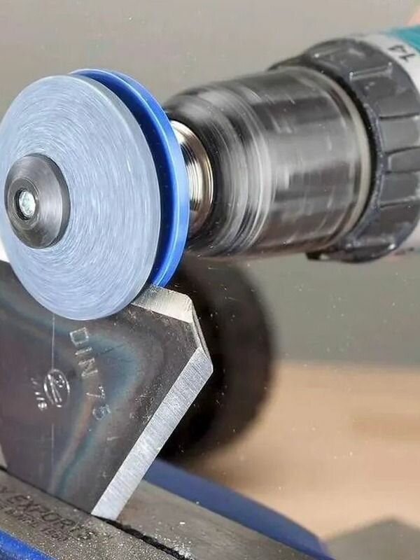 Точильный камень для ножей газонокосилки / Заточка насадка на шуруповерт и дрель / Точилка садового инструмента