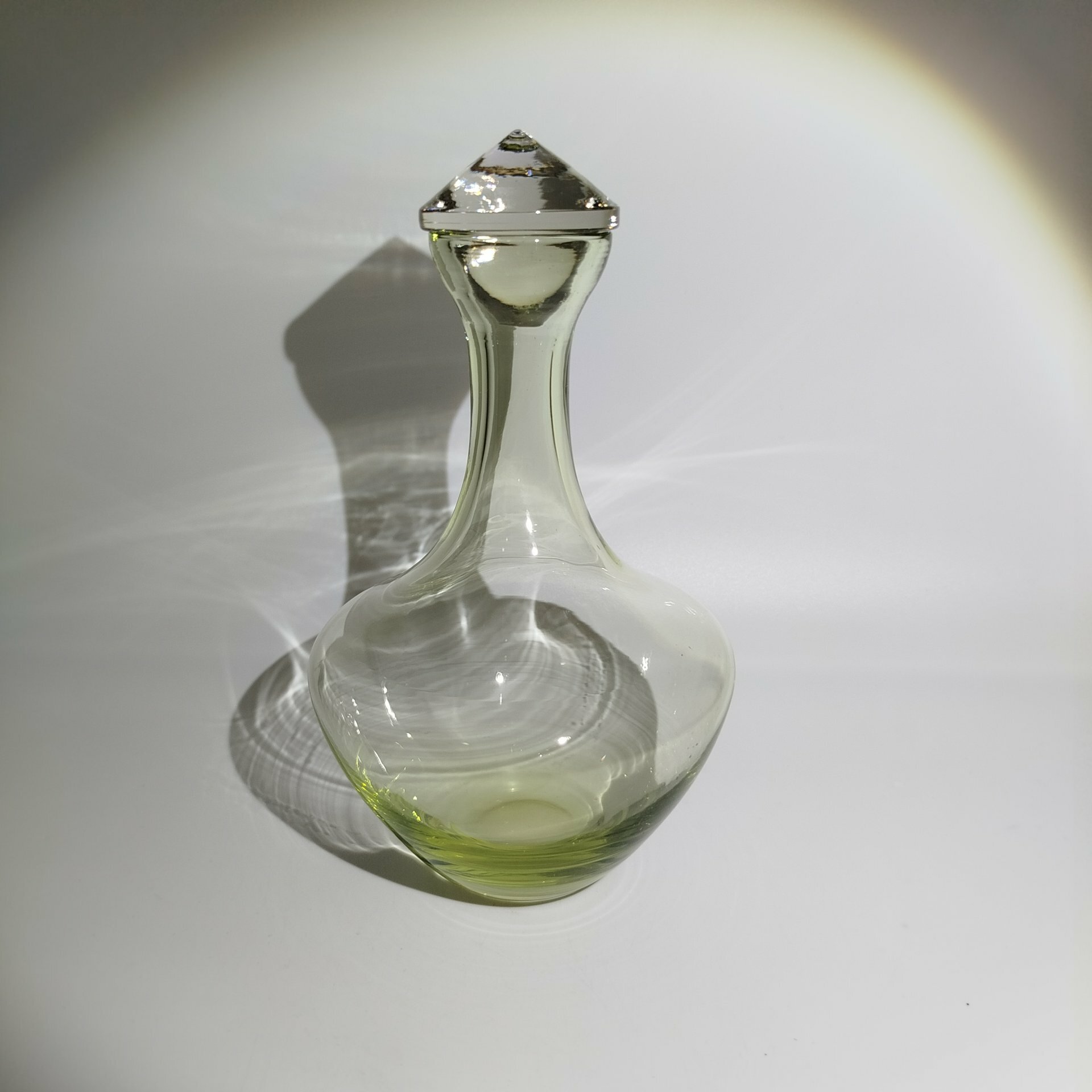 Штоф (графин) травянисто-зеленого оттенка, цветное стекло, СССР, 1970-1990 гг.