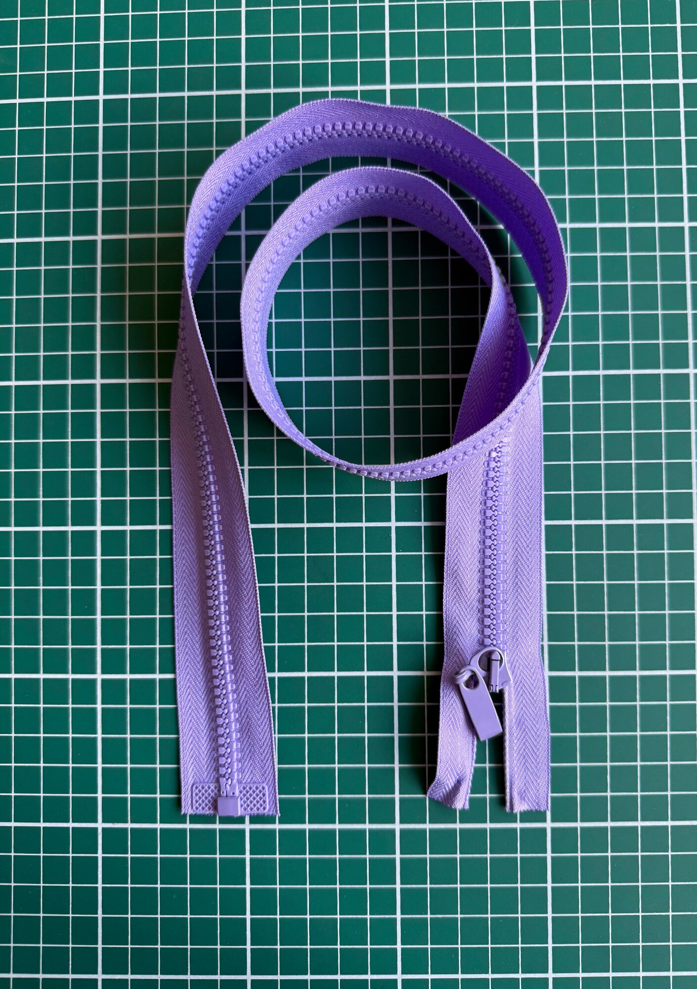 Молния Тракторная, замок автомат, цвет светло-фиолетовый, 75 см, цена за 1 штуку.