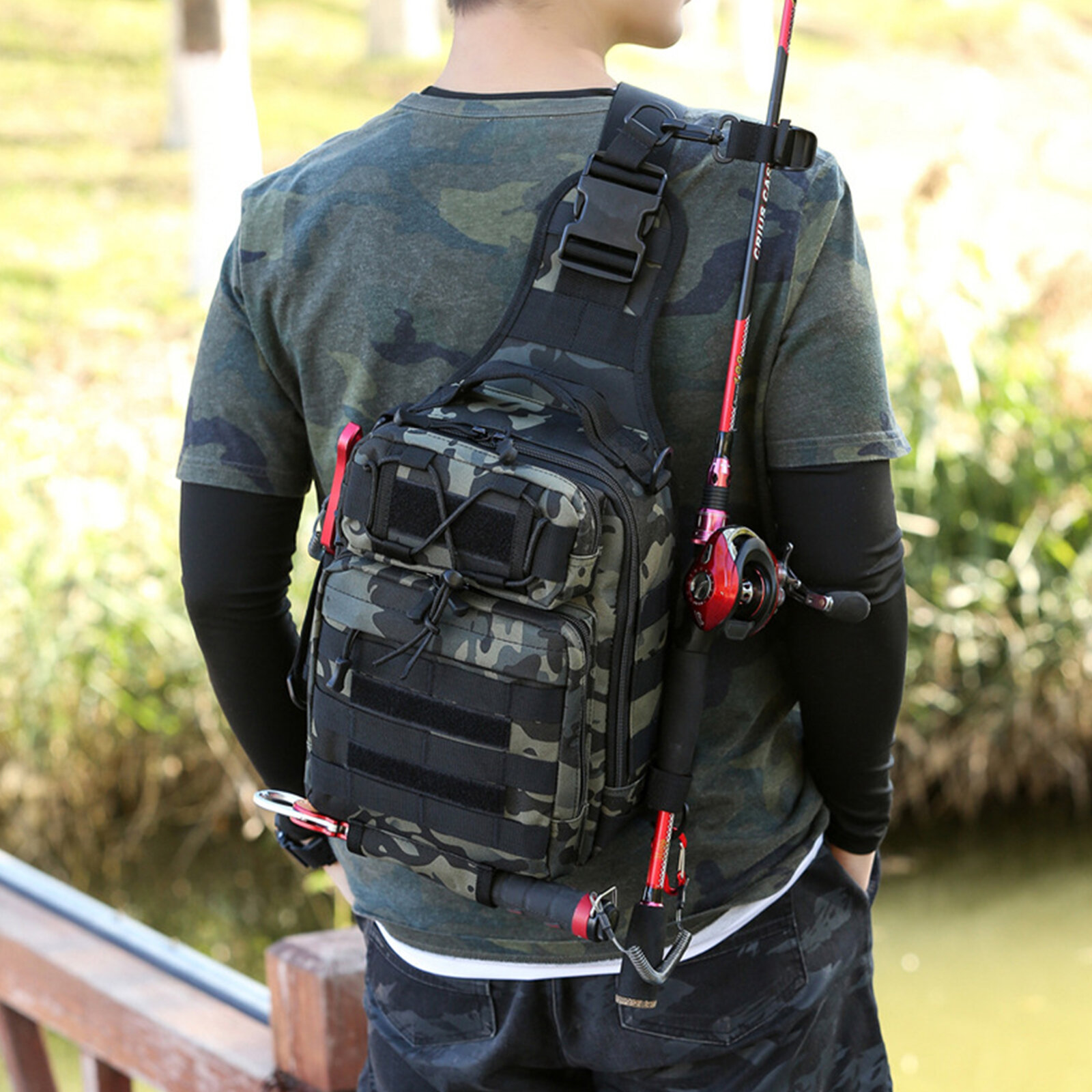 Рюкзак для рыбалки компактный с ящиком для приманок и держателем для удилища мужской многофункциональный тактический для активного отдыха туристический, материал 600D Оксфорд, цвет Черный/Камуфляж, размер 28x11x23см, вес 780г, комплект 1шт рюкзак + 1шт