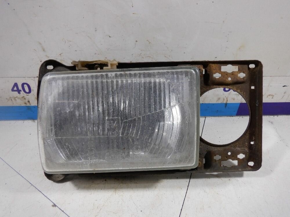 Фара левая VW Passat B2