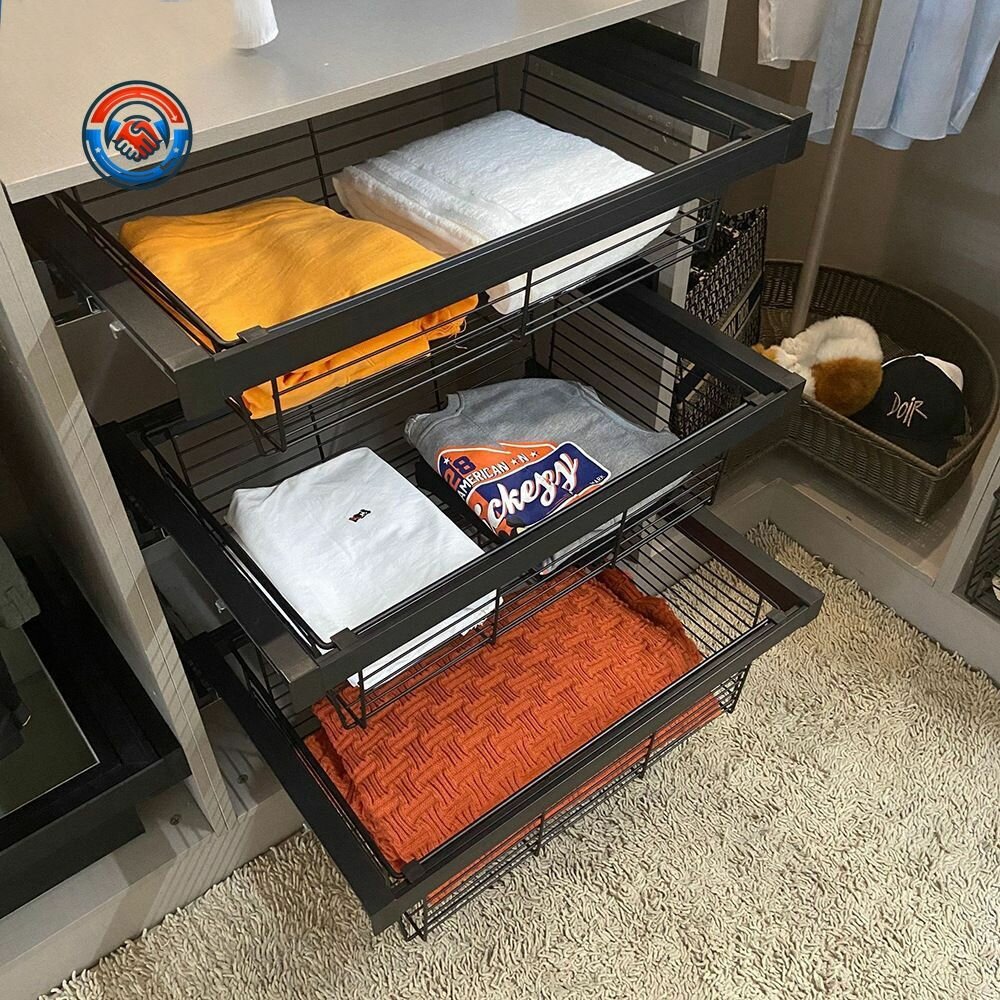 Корзина для гардеробной системы, для модуля 534-584 мм, с телескопической рамой и амортизирующей рейкой полного выдвижения, черная выкатная корзина для одежды и белья