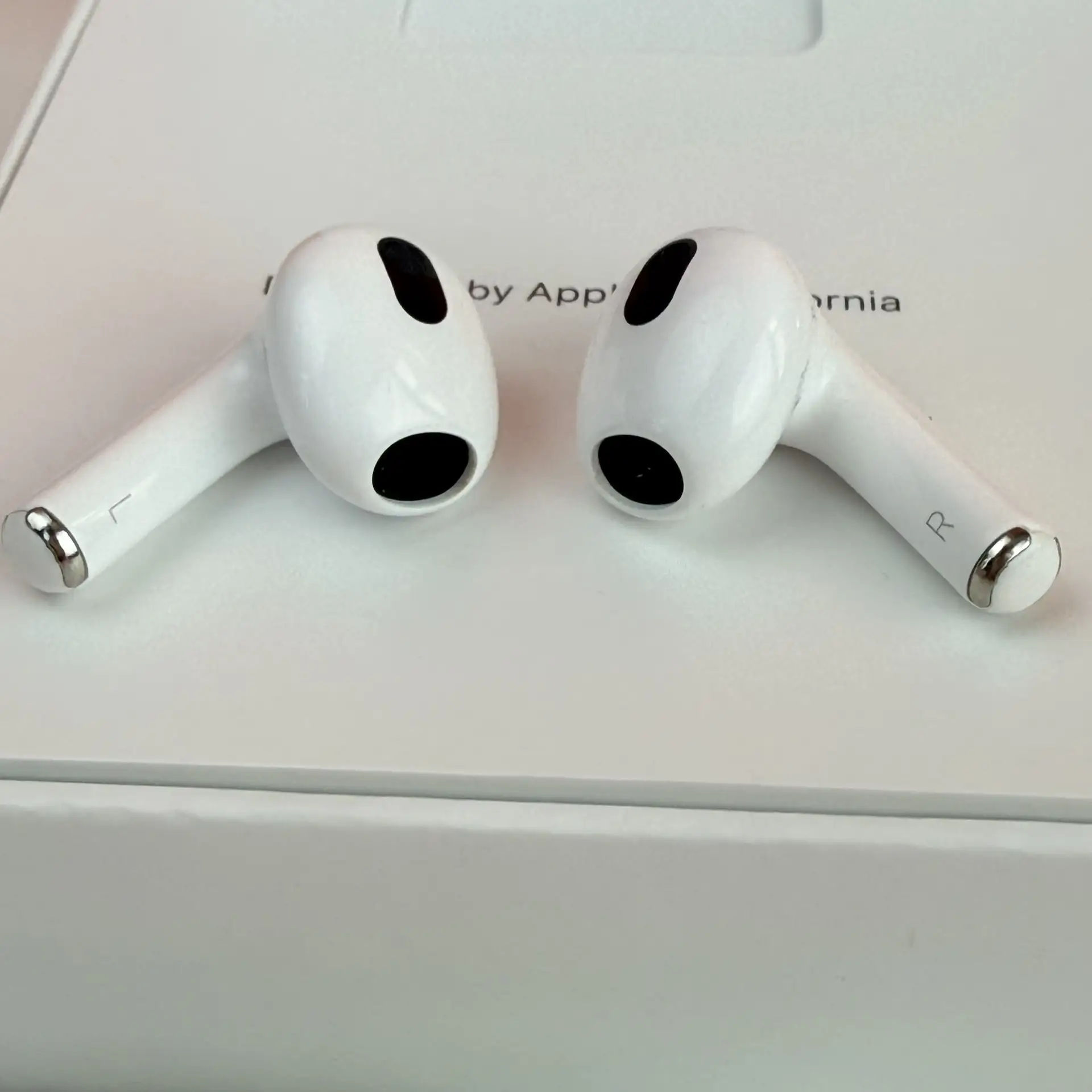 Правый наушник AirPods 3 (R) A2565 оригинал, Apple эирподс Right для кейса A2566 / А2897