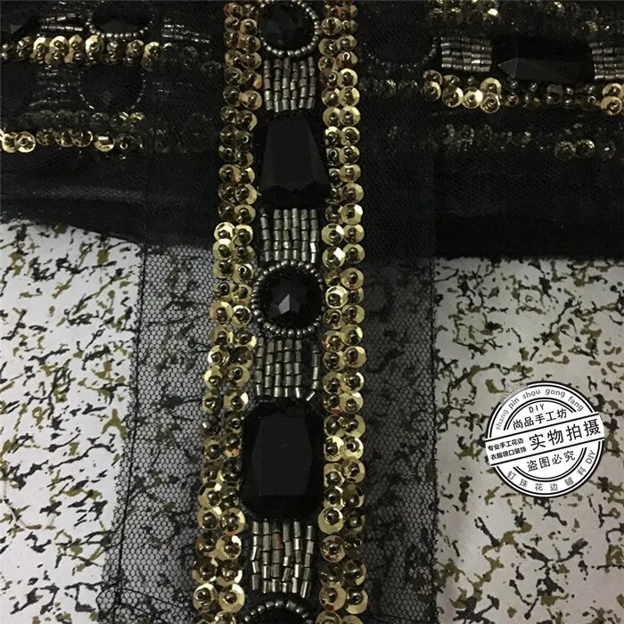 Черное кружево с пайетками и бисером 2 ярда