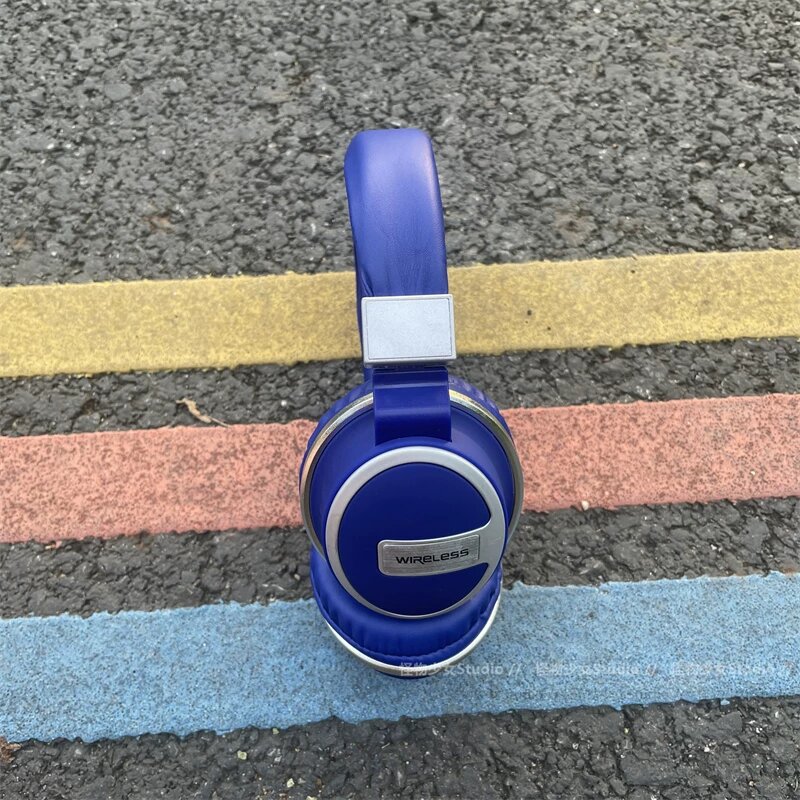 Синие беспроводные наушники Bluetooth модель 560 современный вид для фото и повседневного использования