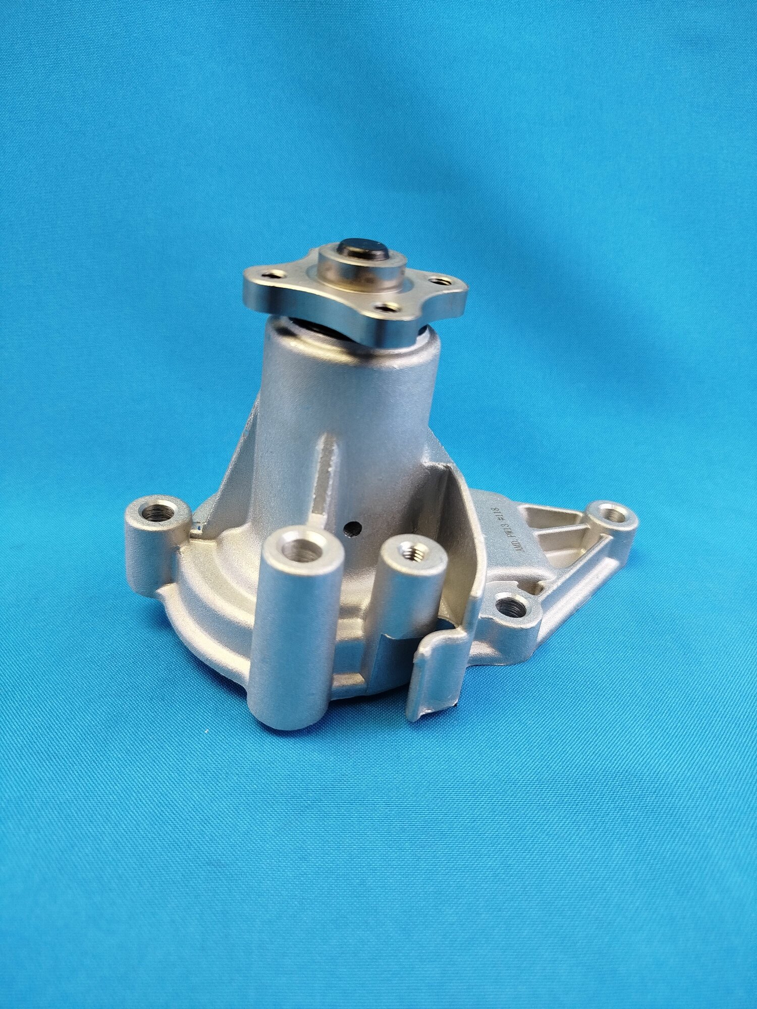Помпа "AMD" для автомобилей Hyundai Accent 00->10, Elantra 00->06, Getz 02->09, Kia Rio 05->11, Cerato 04->09